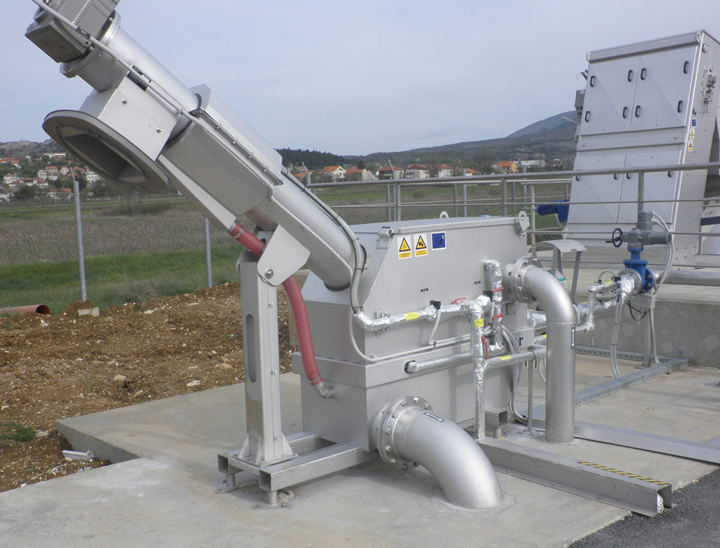 Septic tank receiving station